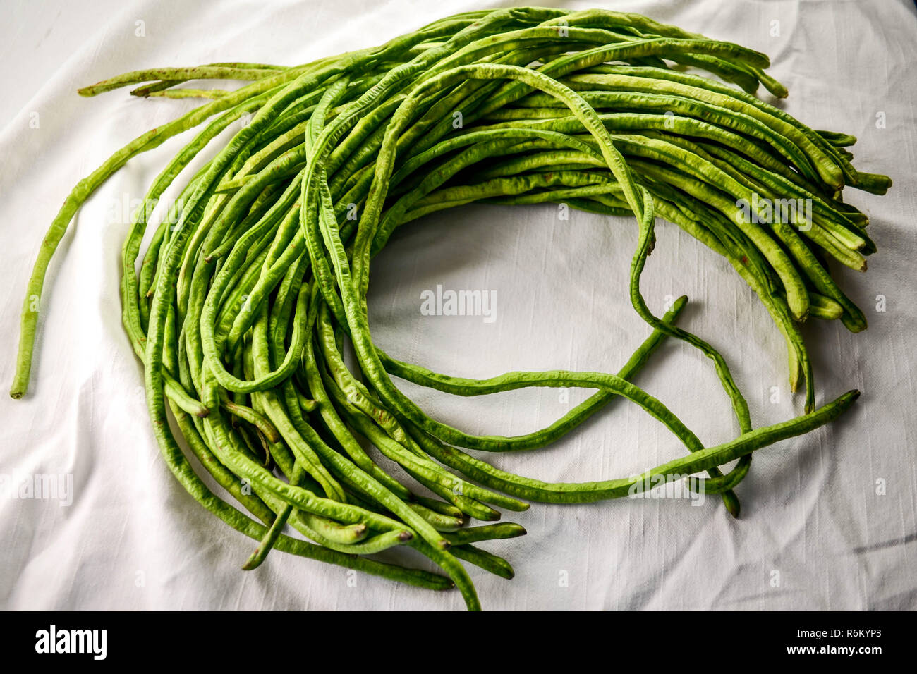 Snake beans hi-res stock photography and images - Alamy