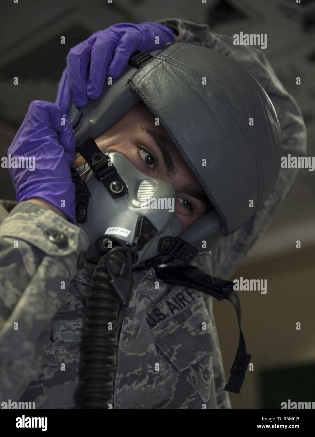 Hgu 55 helmet and oxygen mask hi-res stock photography and images - Alamy