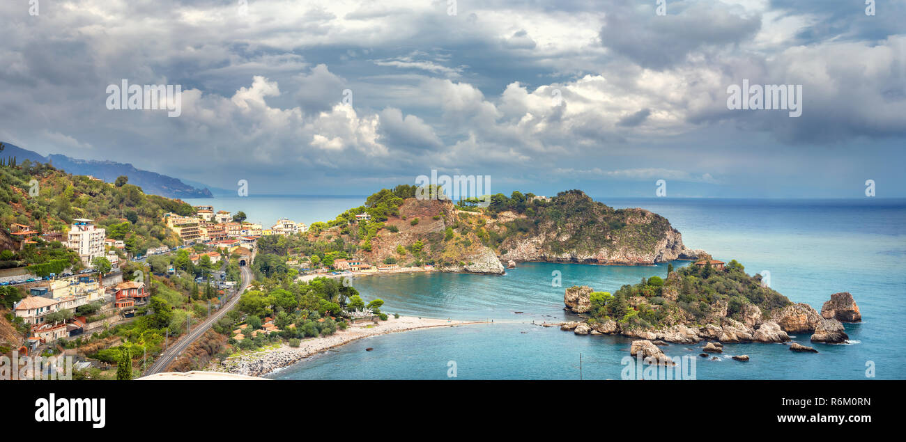 Taormina beach hi-res stock photography and images - Alamy
