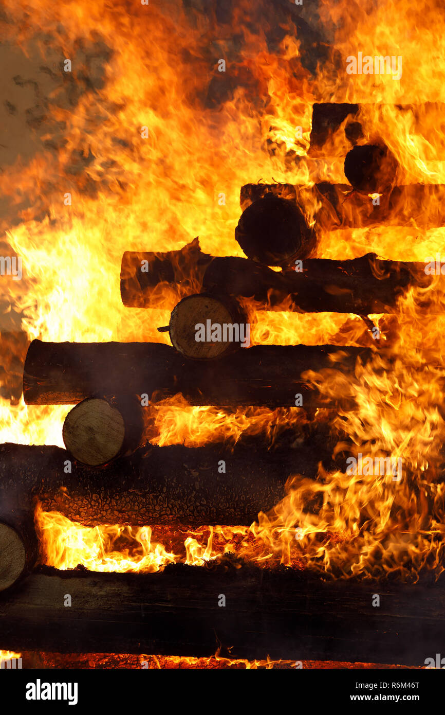 big fire, burning witches Stock Photo - Alamy