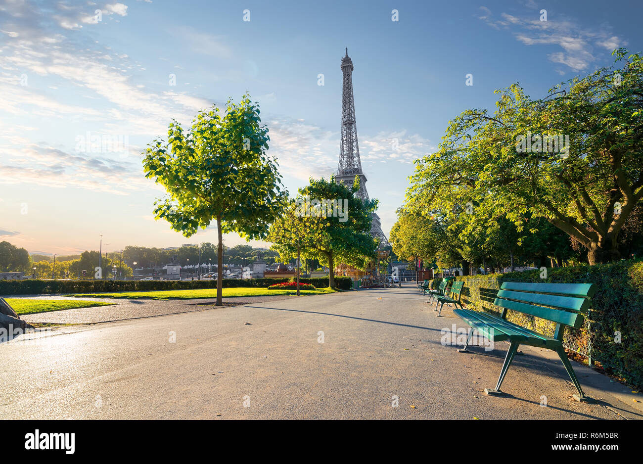 Garden Trocadero in Paris Stock Photo - Alamy Garden Trocadero in Paris Stock Photo - Alamy