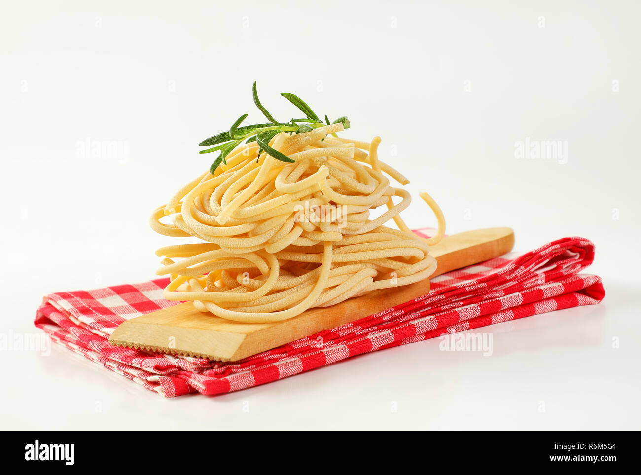 Dried pasta bundles hi-res stock photography and images - Alamy