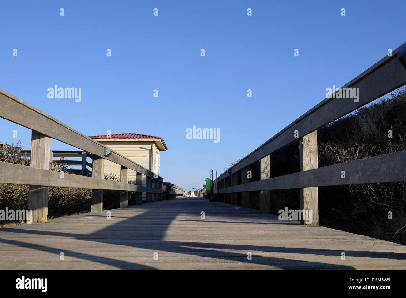wood plank bridge Stock Photo - Alamy