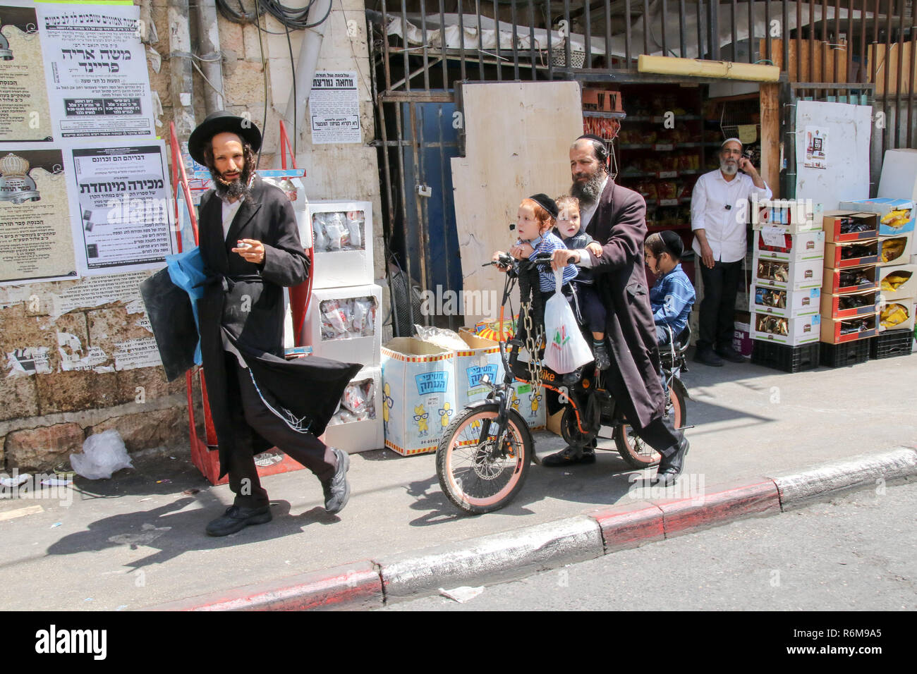 Mea Shearim, West Jerusalem, Israel Stock Photo - Alamy