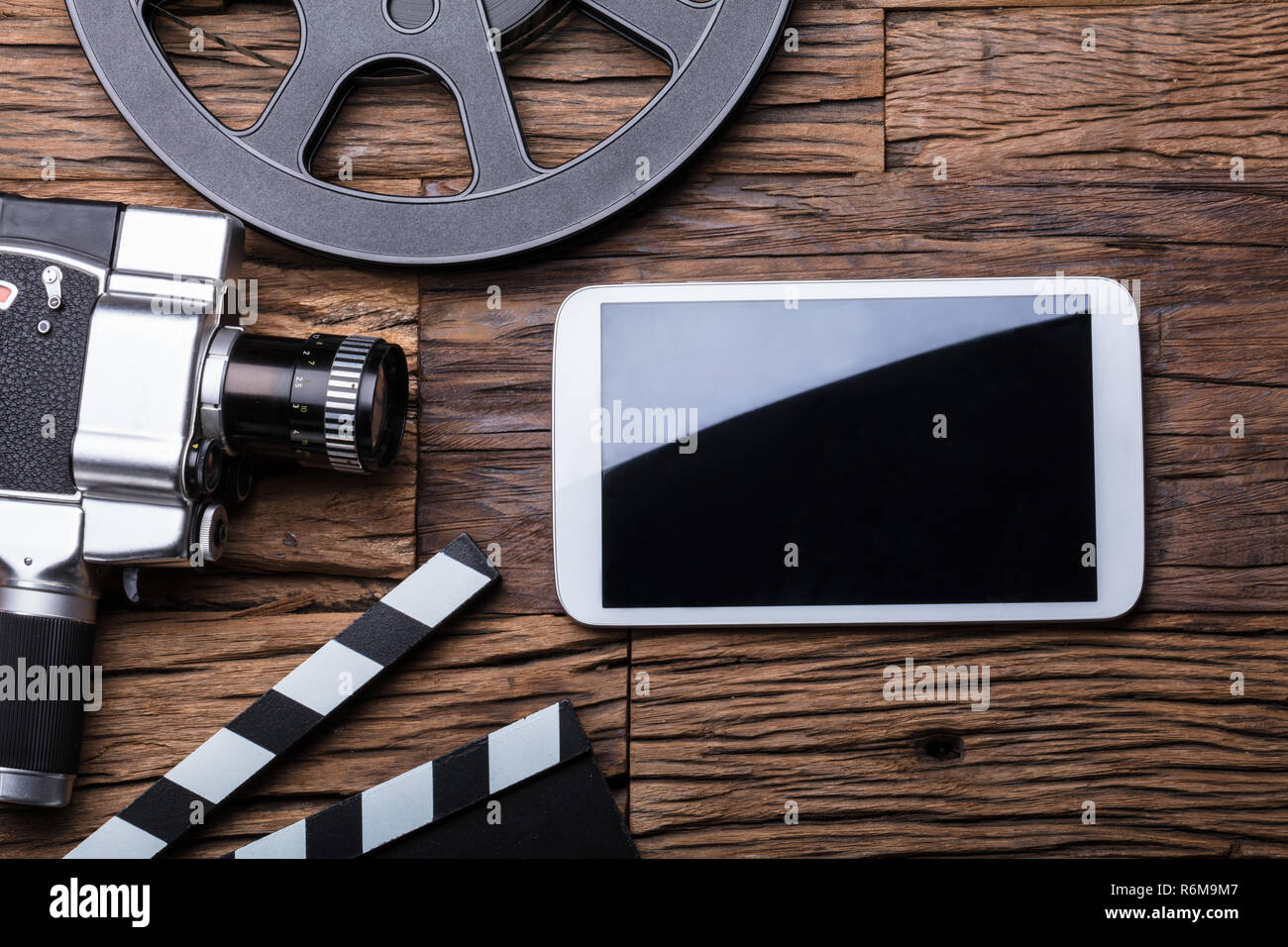 Mobile phone action movies hi-res stock photography and images - Alamy