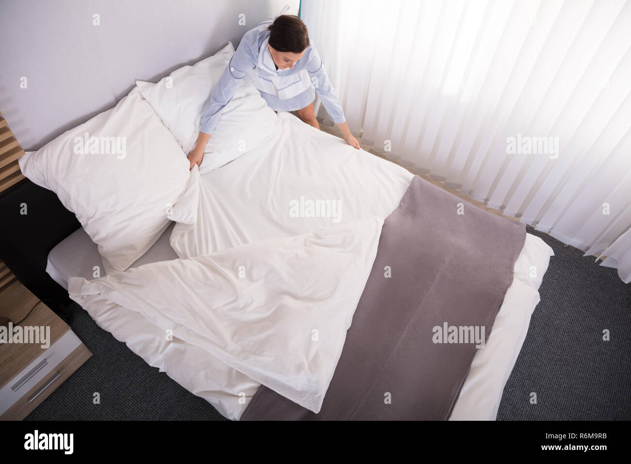 Hotel Maid Housekeeper Resort High Resolution Stock Photography and ...