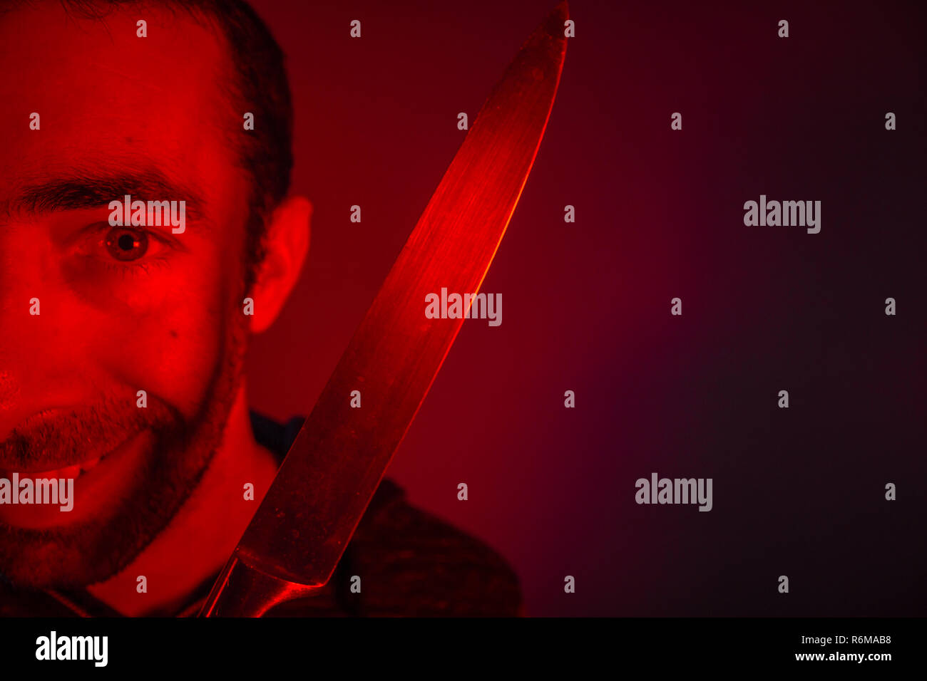 Man serial killer knife hi-res stock photography and images - Alamy