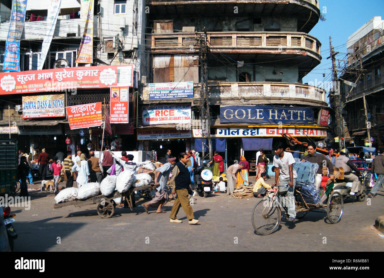 Old delhi street hi-res stock photography and images - Alamy