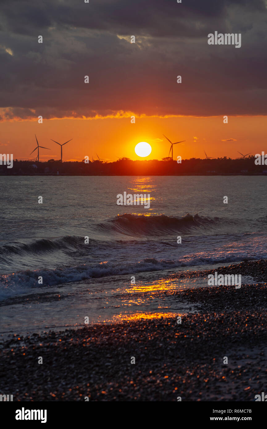 Sunset on Lake Erie Stock Photo - Alamy