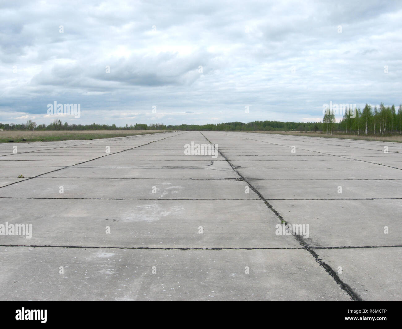 Concrete planes hi-res stock photography and images - Alamy