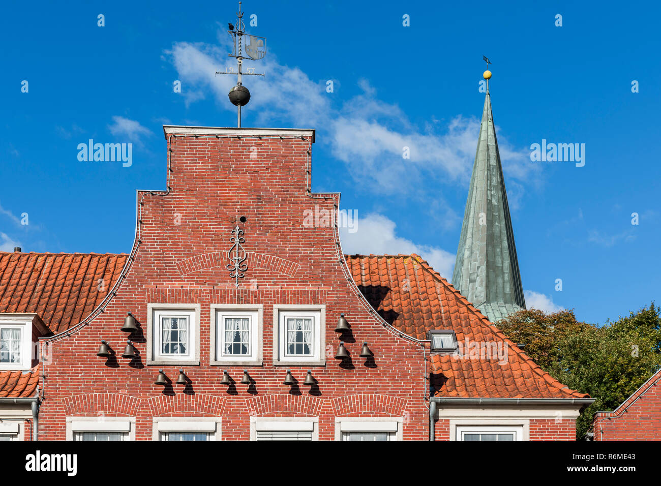 Bricks gable end house hi-res stock photography and images - Alamy