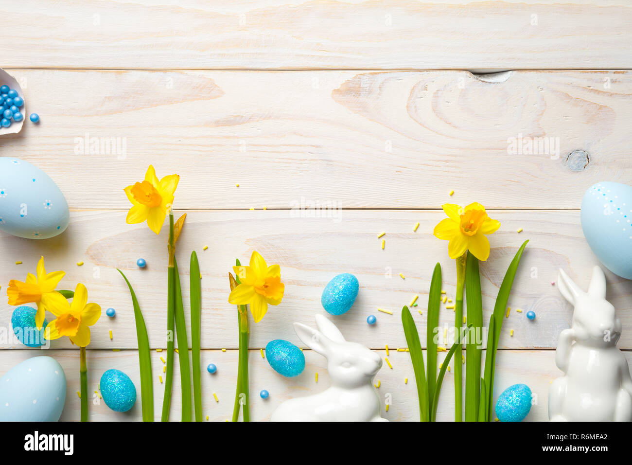 easter background with easter eggs and spring flowers Stock Photo - Alamy