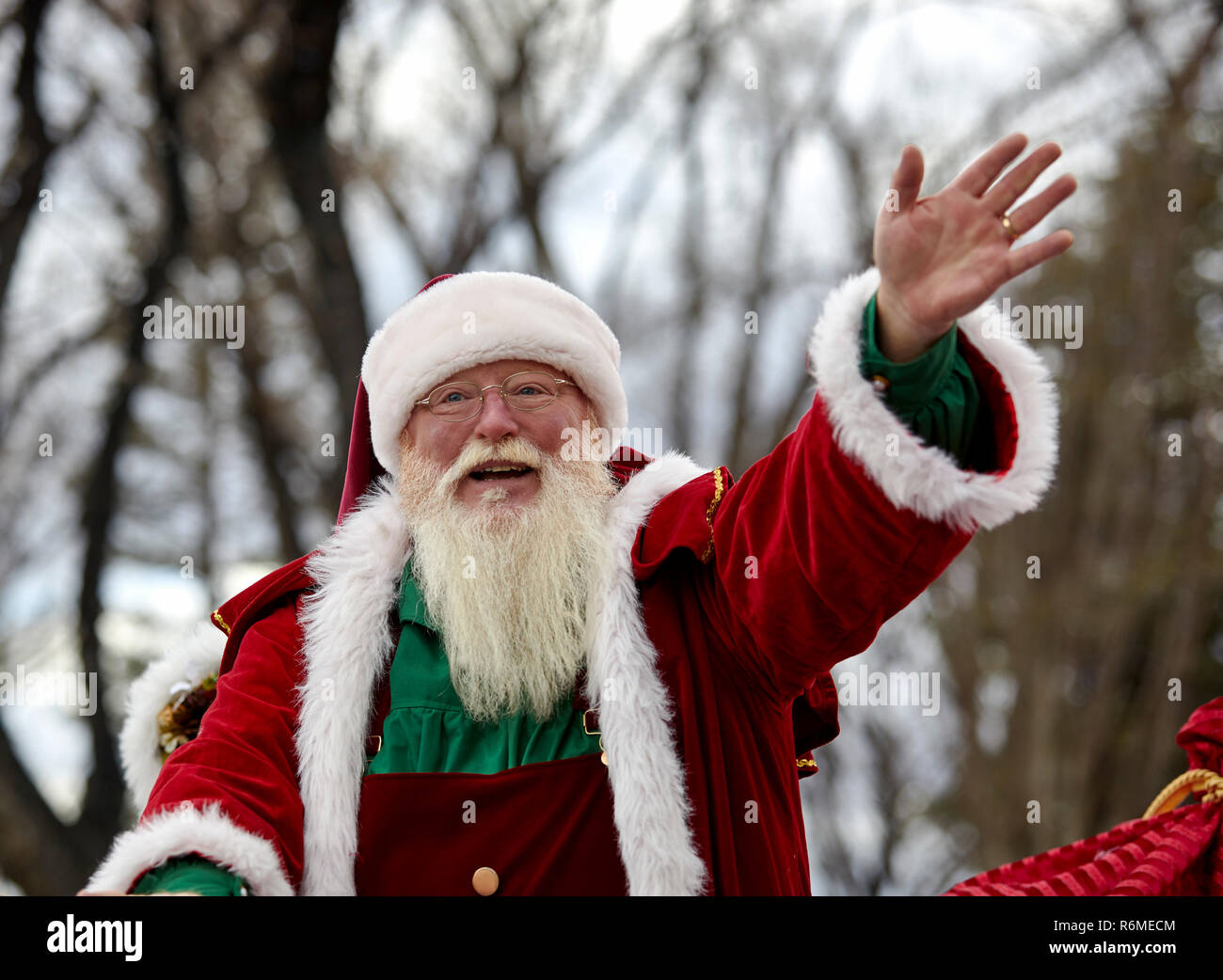 Mr and mrs claus hi-res stock photography and images - Alamy