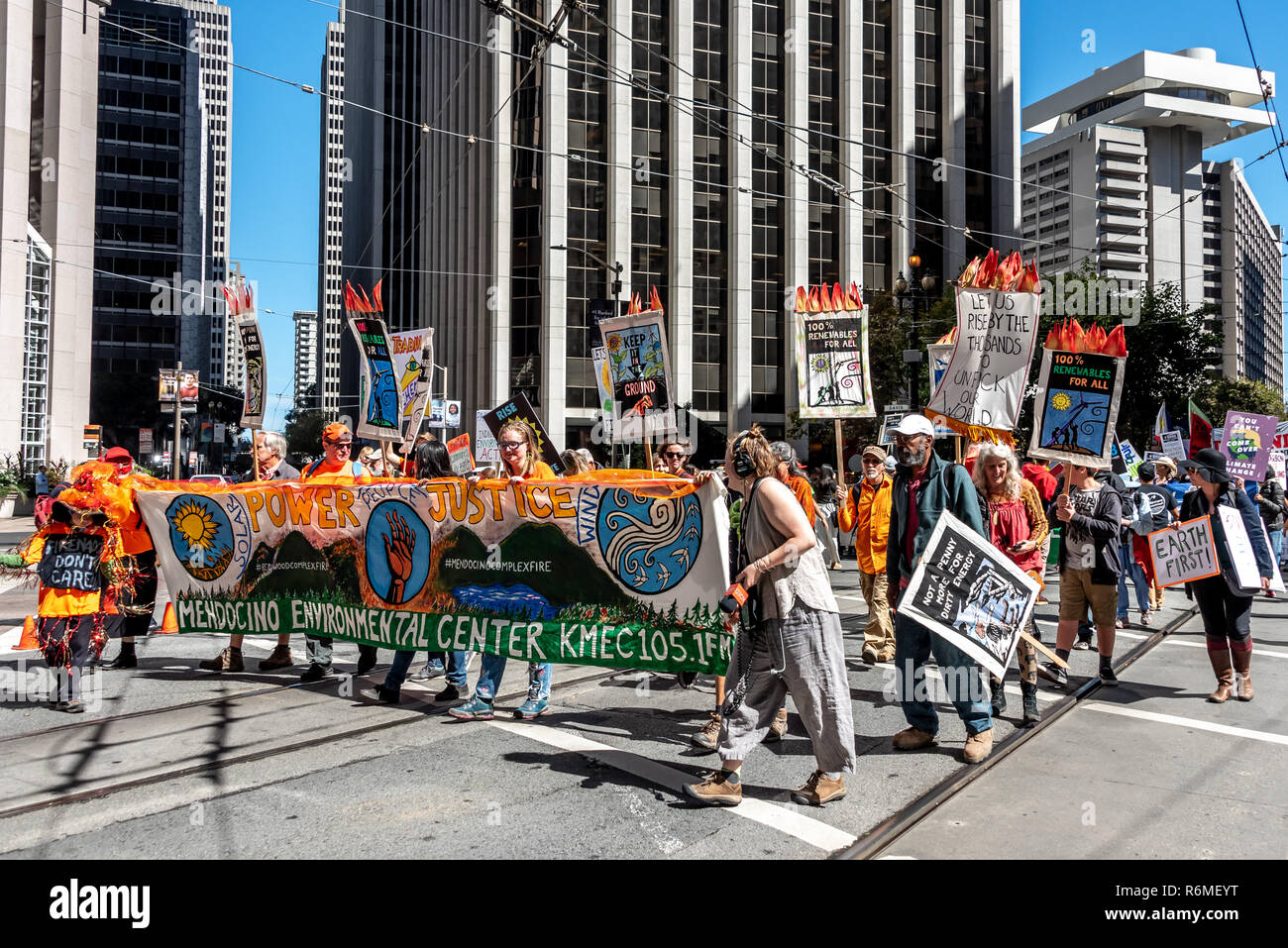 Climate justice signs hi-res stock photography and images - Alamy