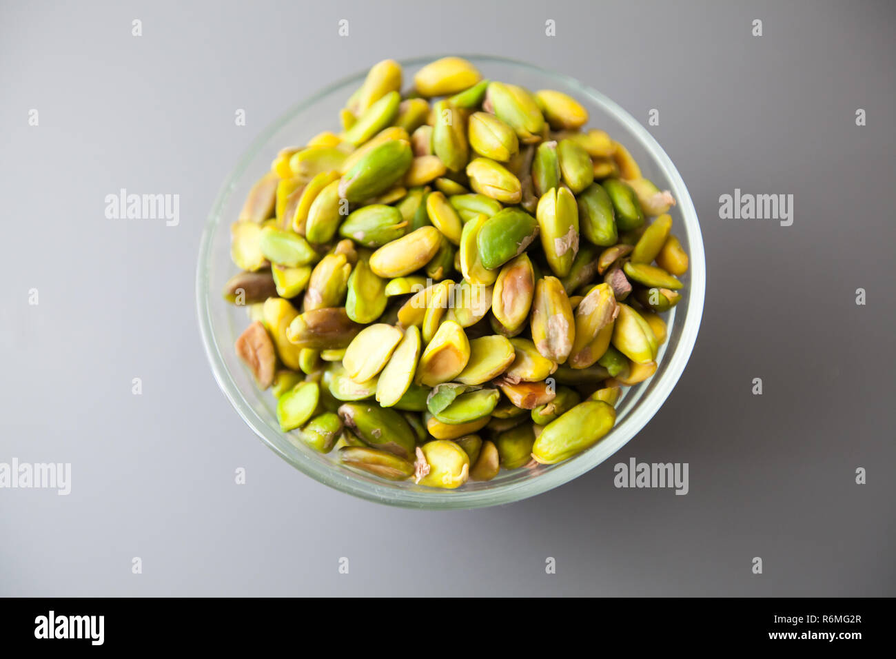 Raw pistachio healthy Snack Stock Photo - Alamy