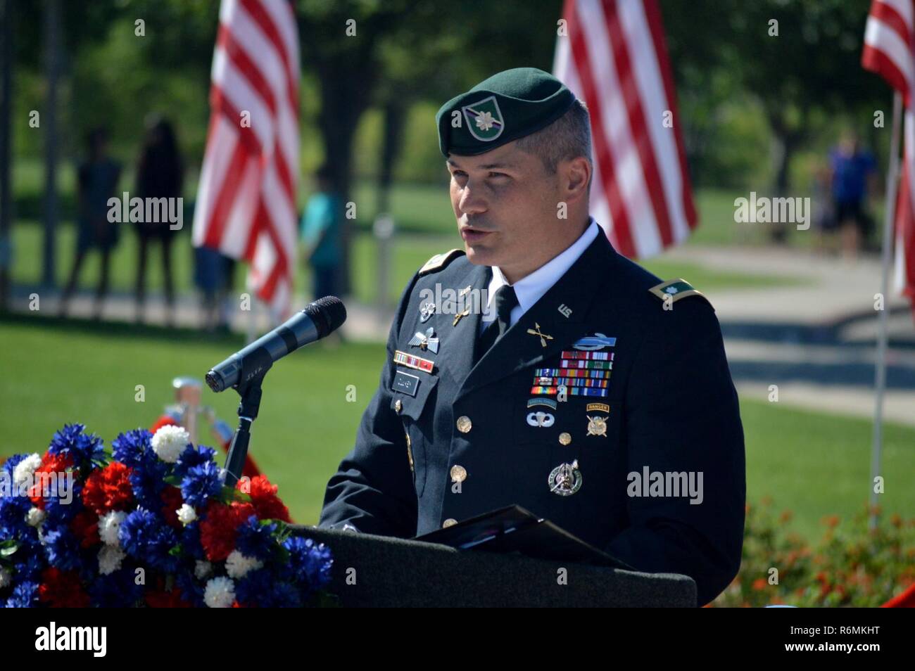 Lt col david clukey commander hi-res stock photography and images - Alamy