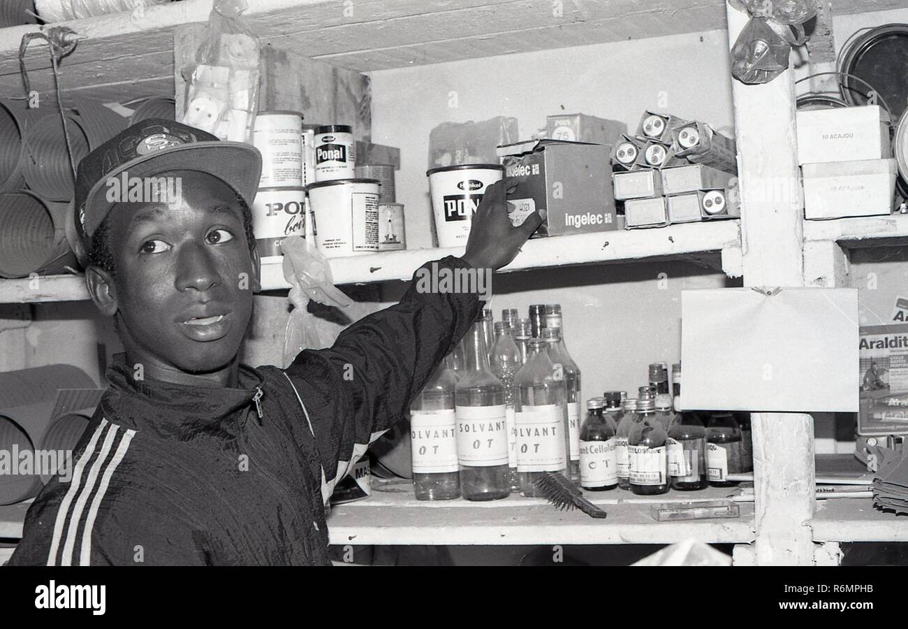 Military stock room hi-res stock photography and images - Alamy