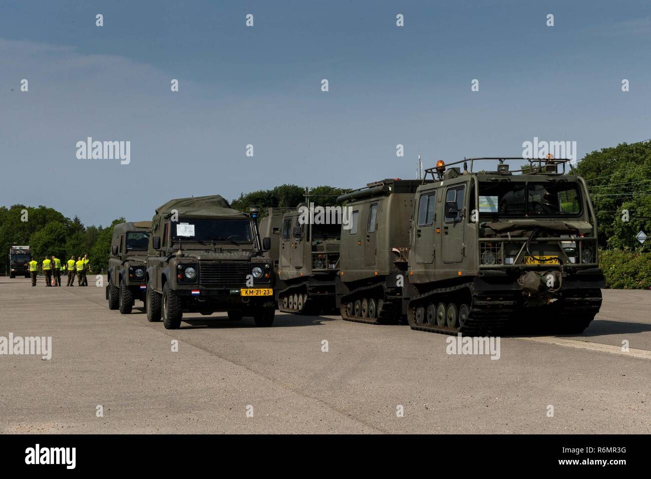 Dutch Marines in cooperation of MOVECON units load their equipment on ...