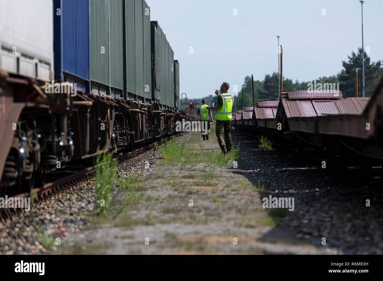 Dutch Marines in cooperation of MOVECON units load their equipment on ...