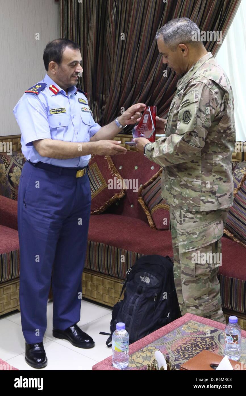 Lt. Gen. Michael Garrett, the commanding general of U.S. Army Central ...