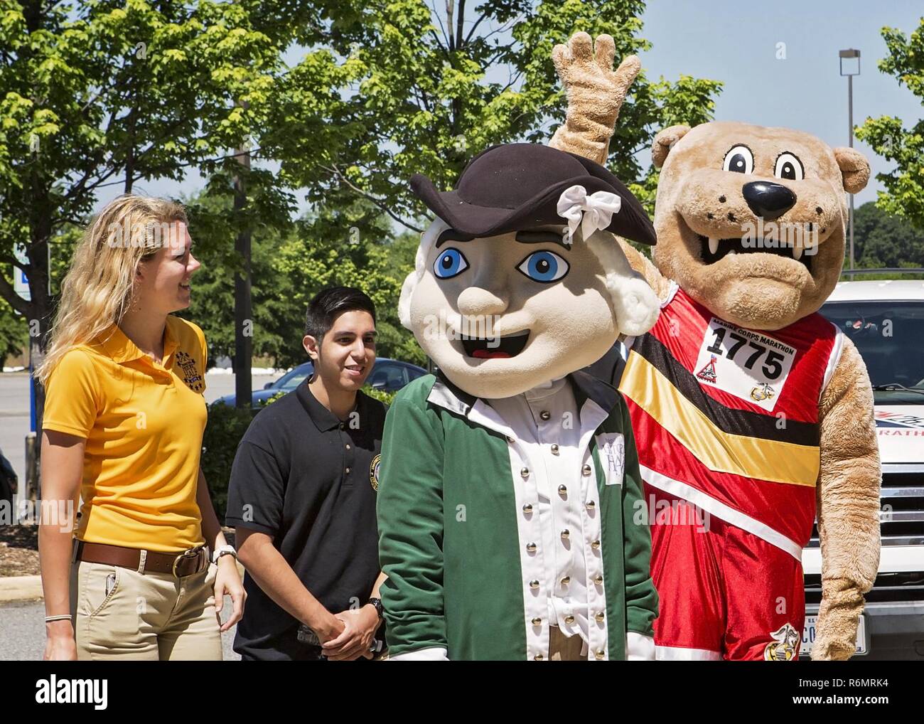 Official army mascots hi-res stock photography and images - Alamy