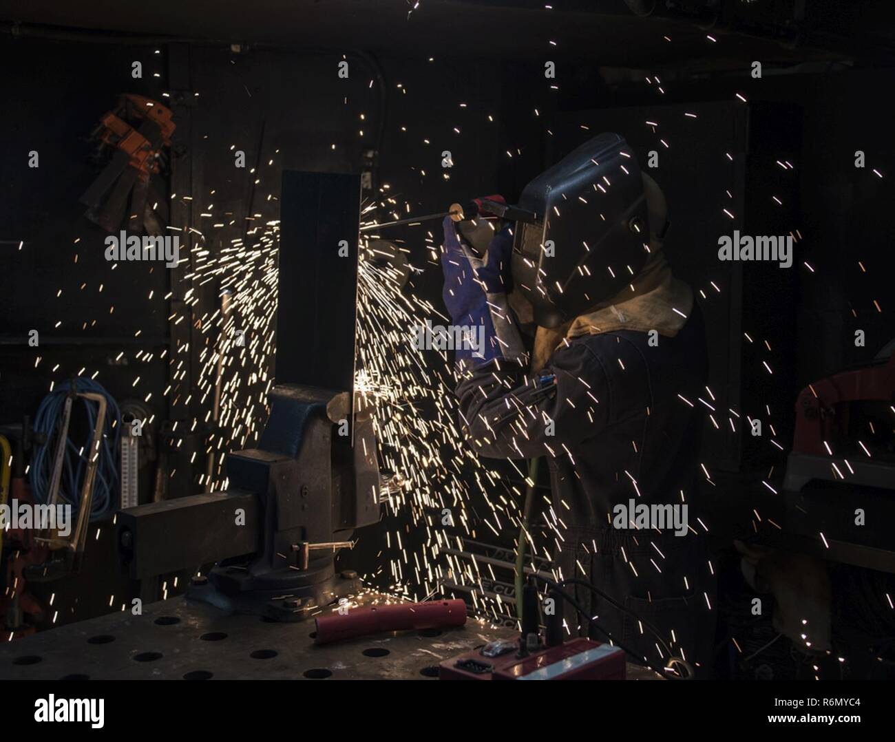 Portable exothermic cutting unit pecu hi-res stock photography and ...