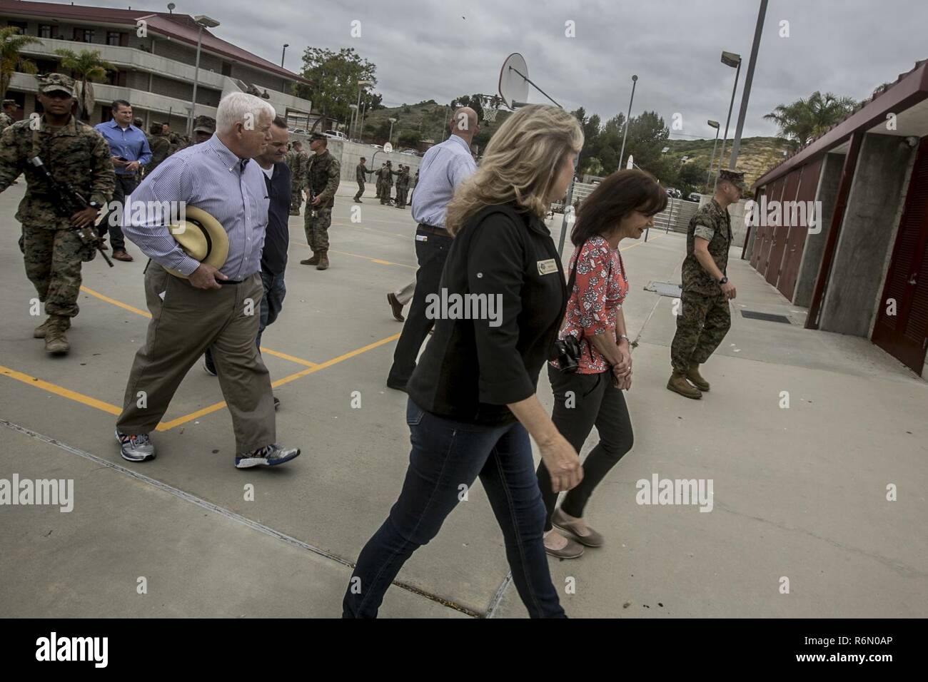 Lt col warren cook hi-res stock photography and images - Alamy