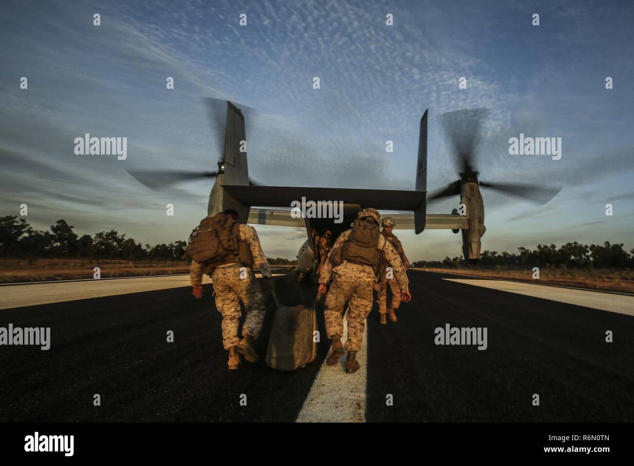 MOUNT BUNDEY TRAINING AREA, Australia – U.S. Marine landing support ...