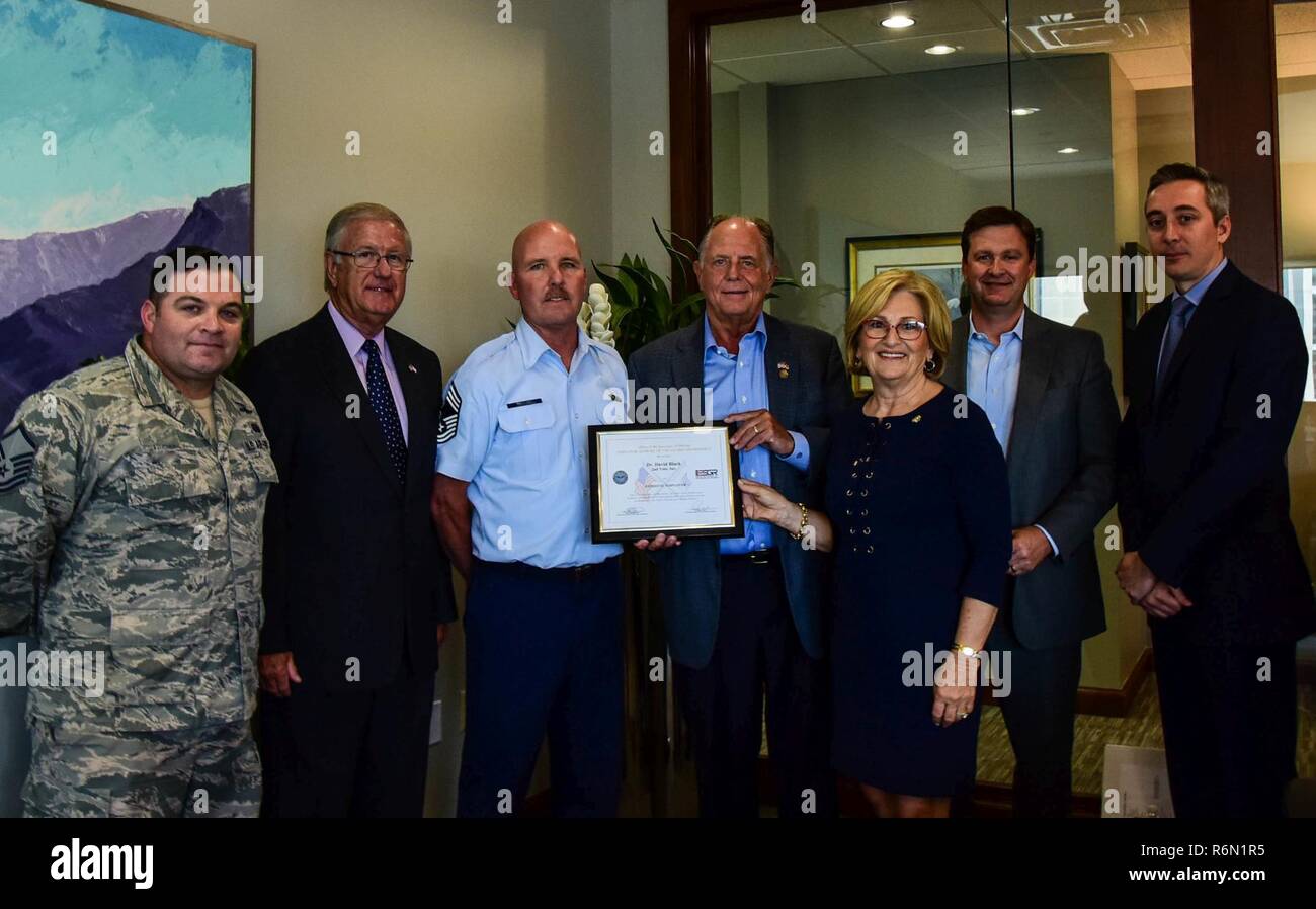 Members of the 118th Wing and Tennessee Employer Support of the Guard ...