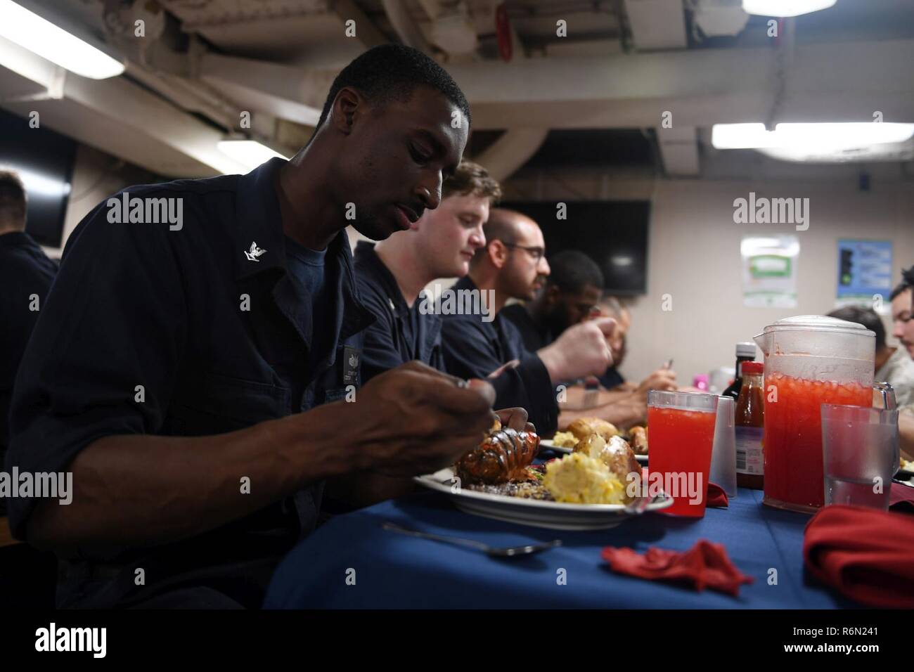 Mess hall activities hi-res stock photography and images - Alamy