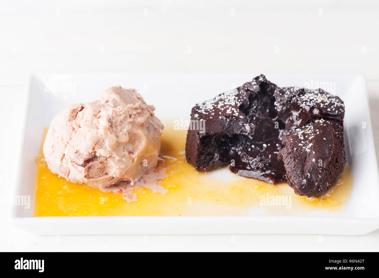 liquid chocolate cake and ice cream Stock Photo - Alamy