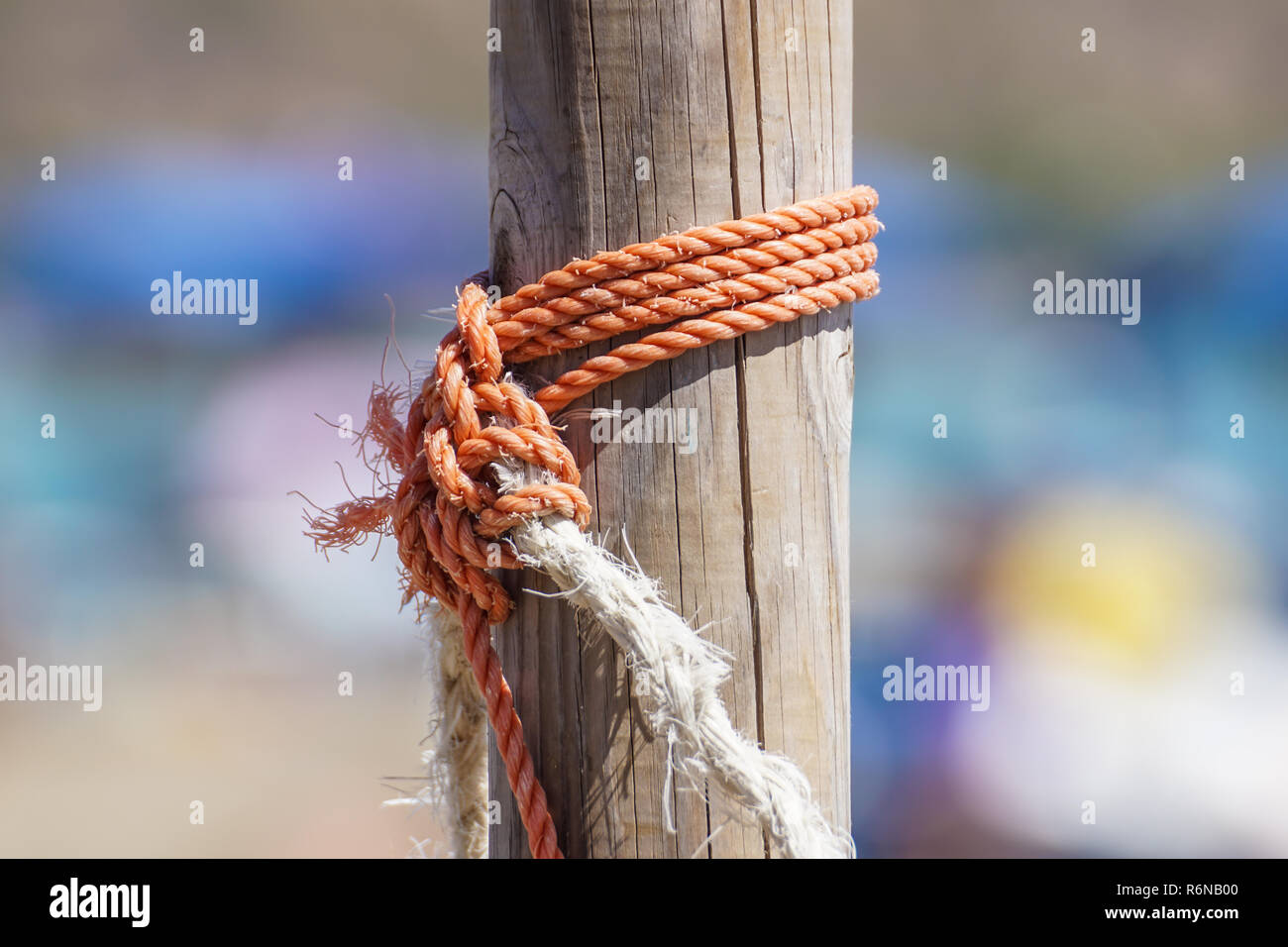 Fence detail wooden pole rope hi-res stock photography and images - Alamy