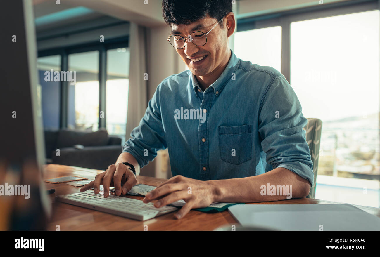 Professional sitting hi-res stock photography and images - Alamy
