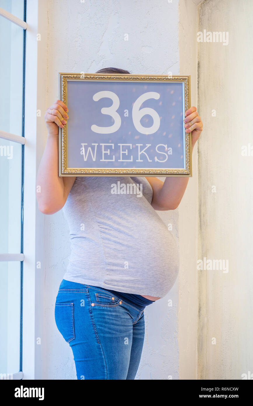 36 weeks pregnant hi-res stock photography and images - Alamy
