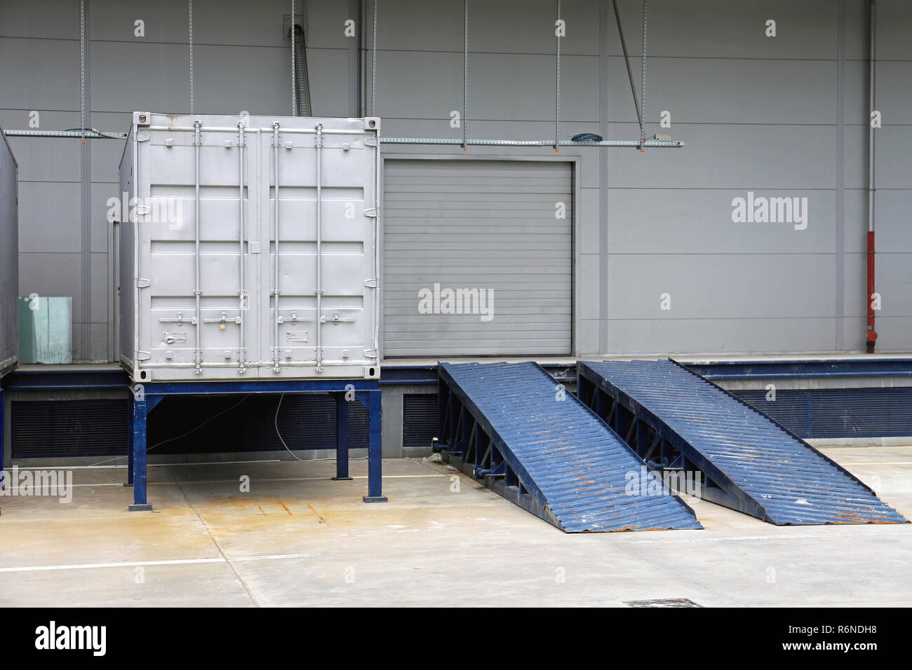 Loading Ramp Container Stock Photo - Alamy