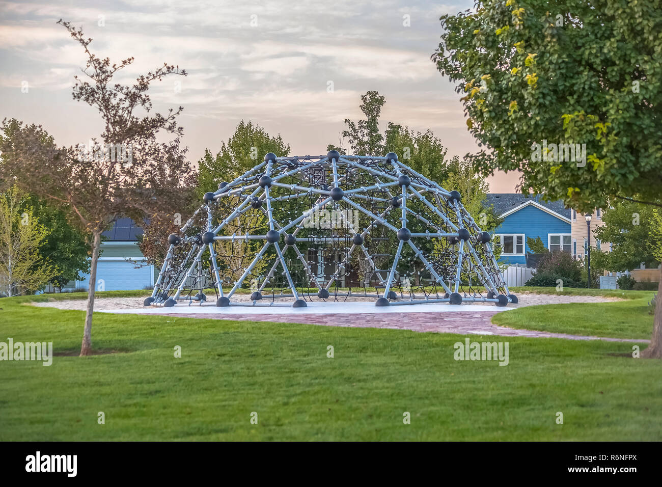 Geodesic dome hi-res stock photography and images - Alamy