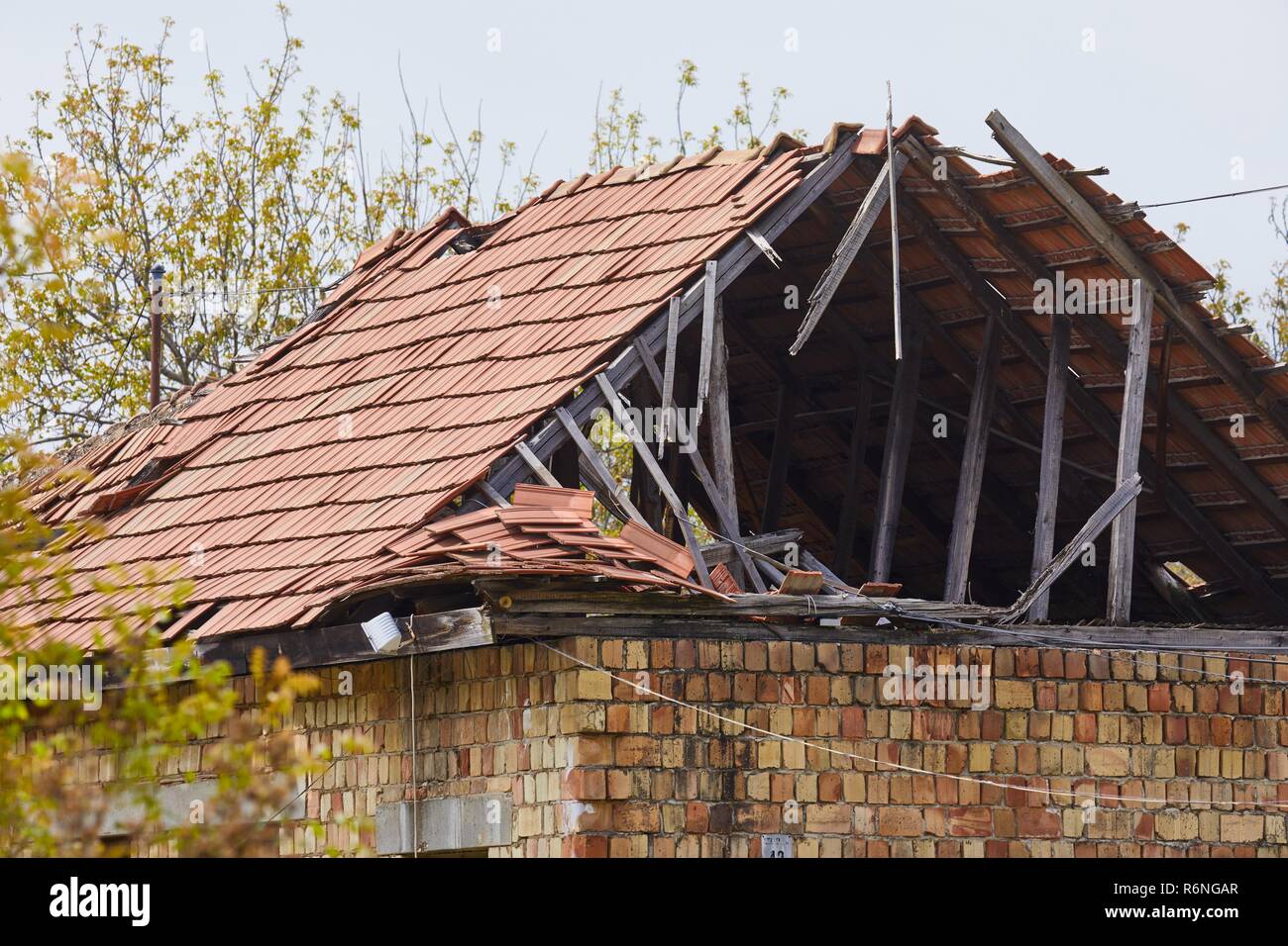 Collapsed Roof Storm Stock Photos & Collapsed Roof Storm Stock Images - Alamy