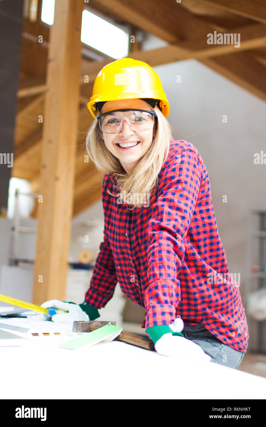 Working mother construction site hi-res stock photography and images ...