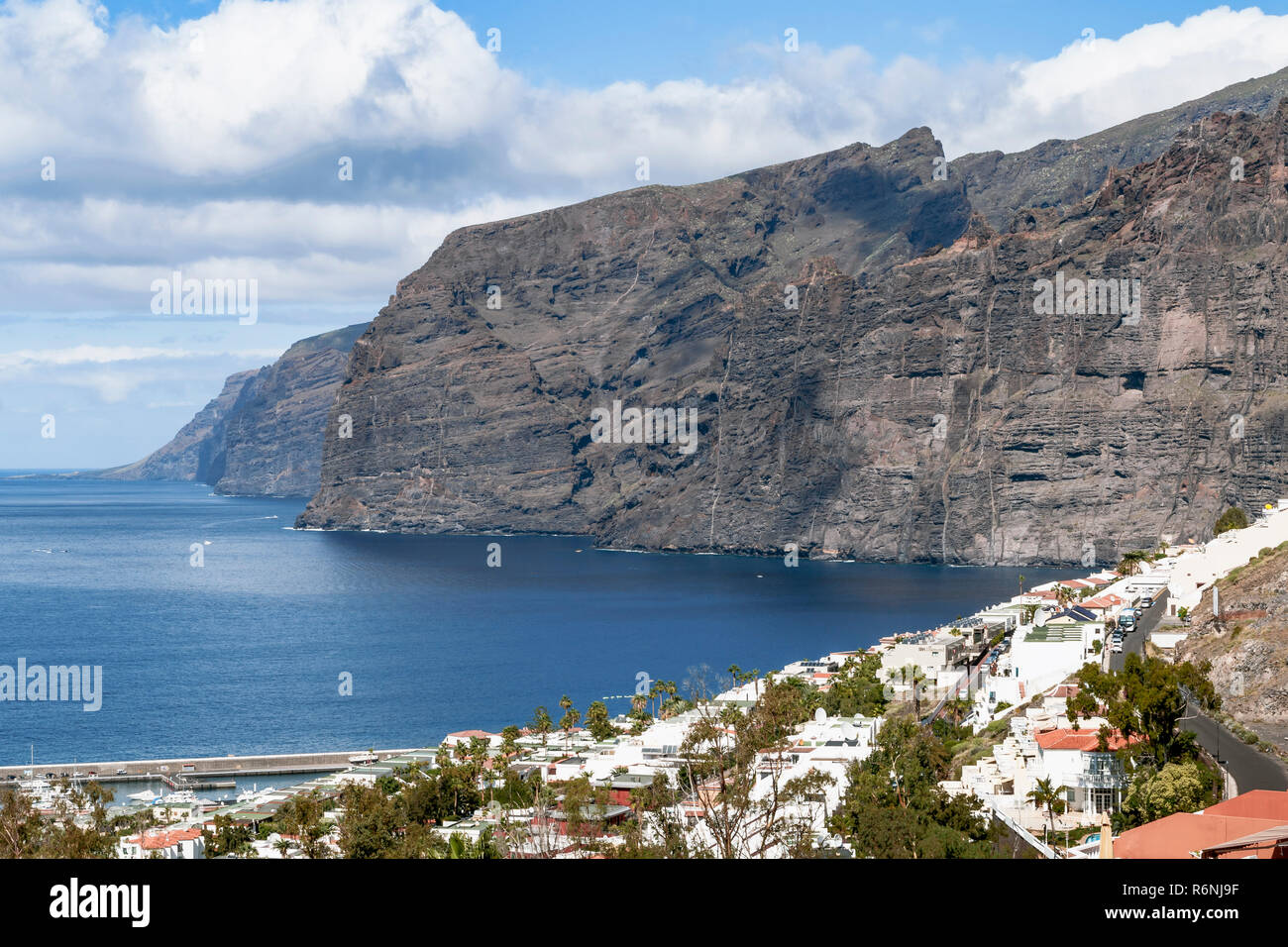 tenerife - cliff of los gigantes - acantilados de los gigantes Stock ...