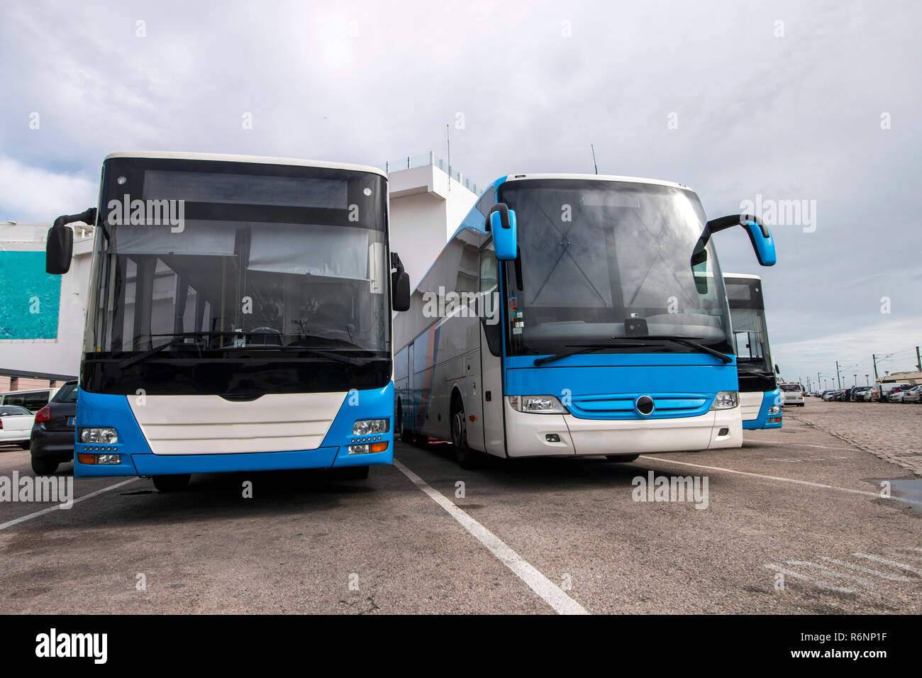 Big blue bus terminal buses hi-res stock photography and images - Alamy