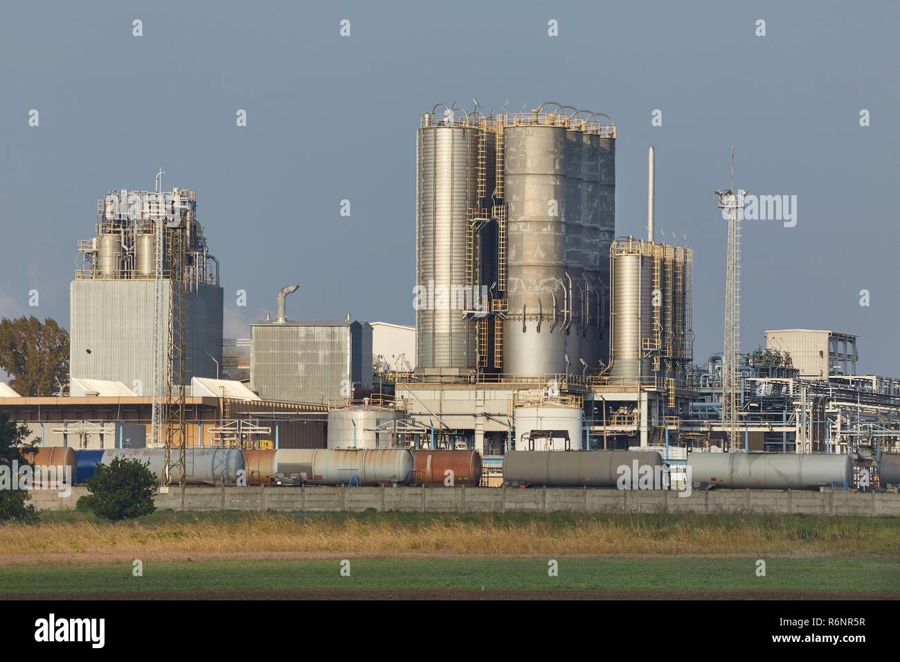 Oil Refinery Structures Stock Photo - Alamy