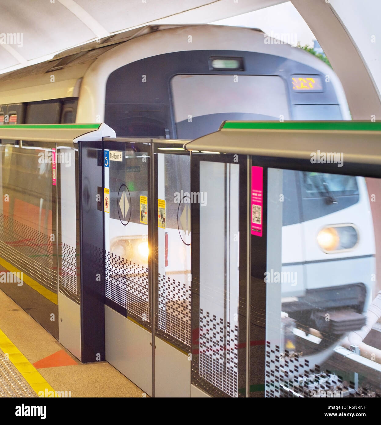 Metro station singapore hi-res stock photography and images - Alamy
