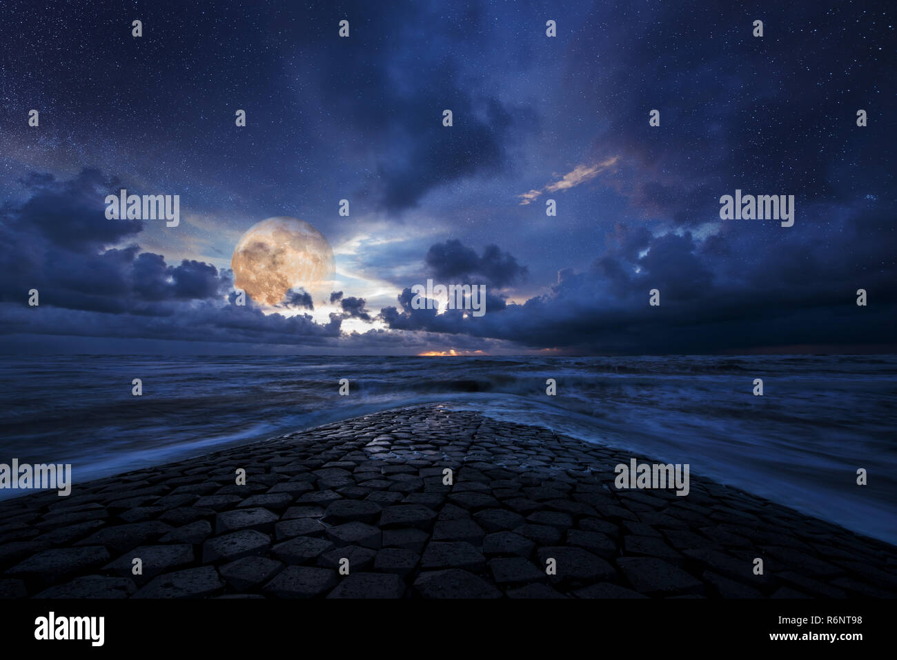Moonlight sea waves in night hi-res stock photography and images - Alamy