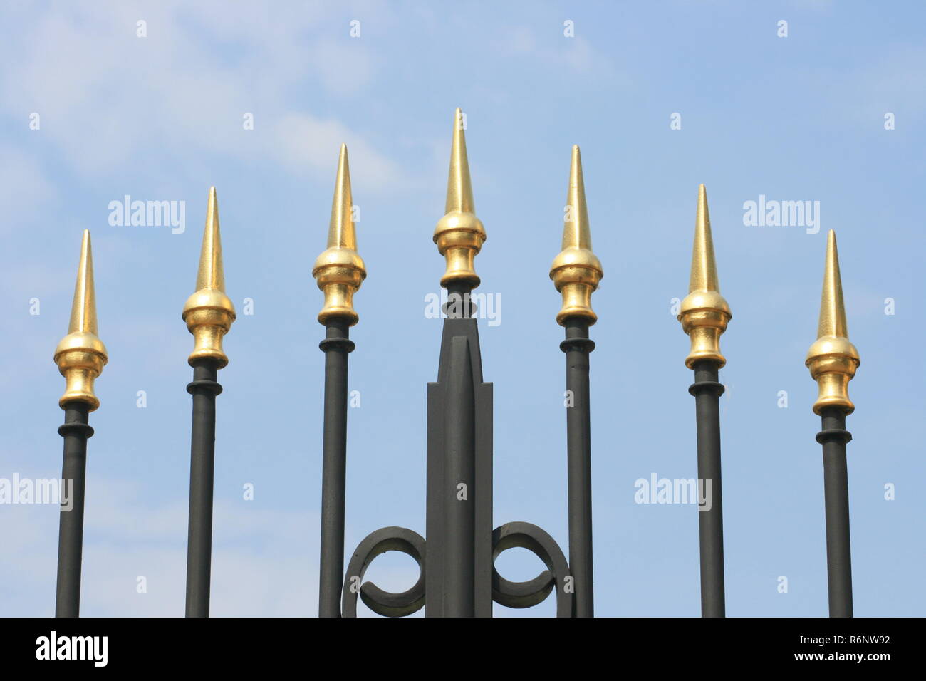 Wrought iron rods hi-res stock photography and images - Alamy