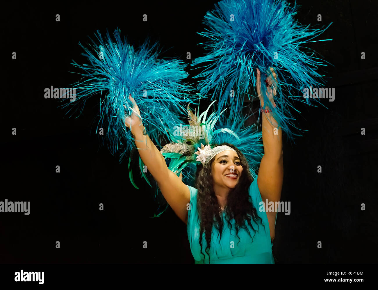 Traditional tahitian costume hi-res stock photography and images - Alamy