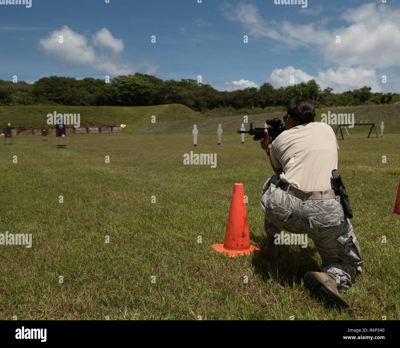 Balloon targets hi-res stock photography and images - Alamy