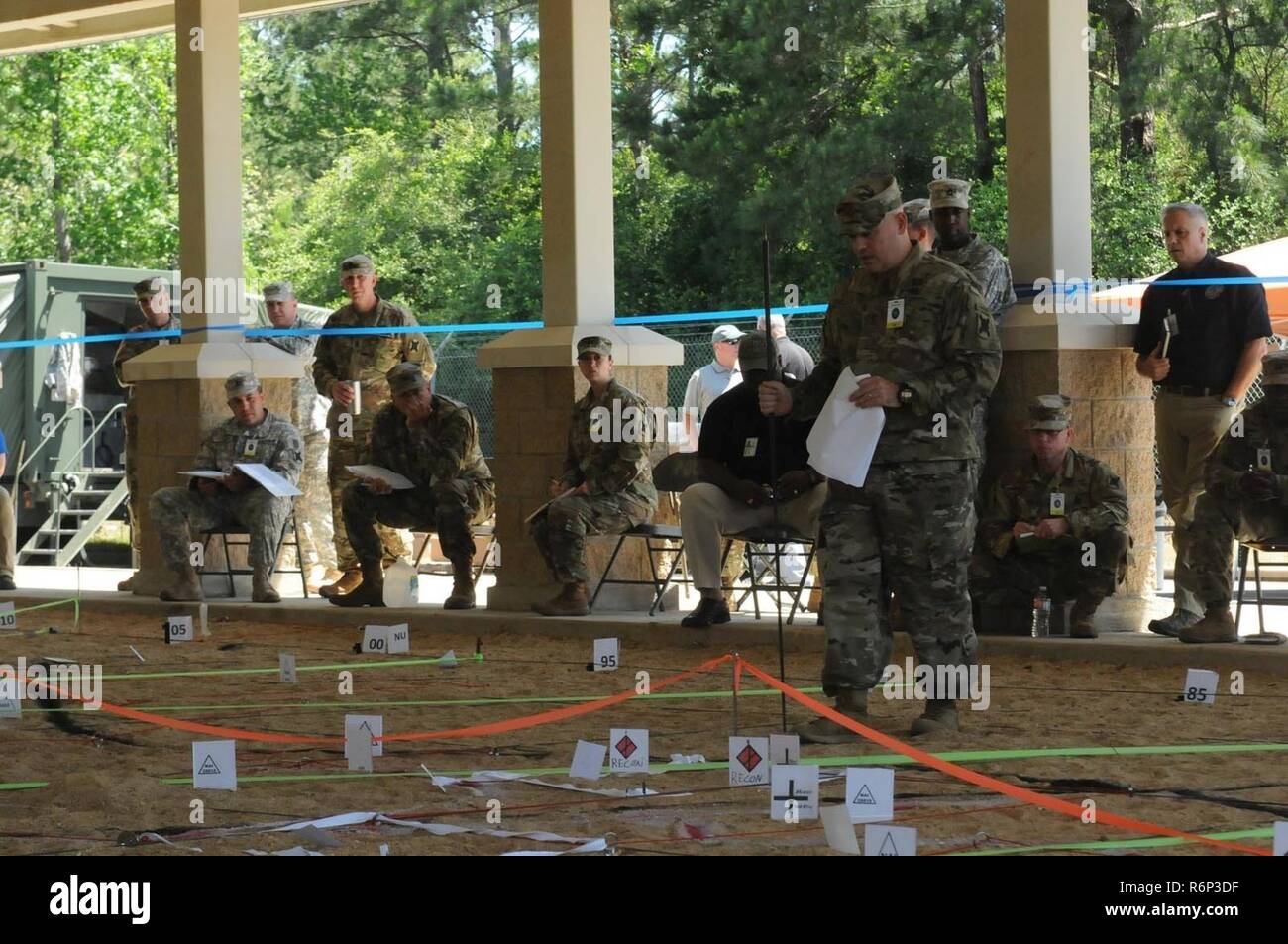 Soldiers from the Louisiana National Guard's 256th Infantry Brigade ...