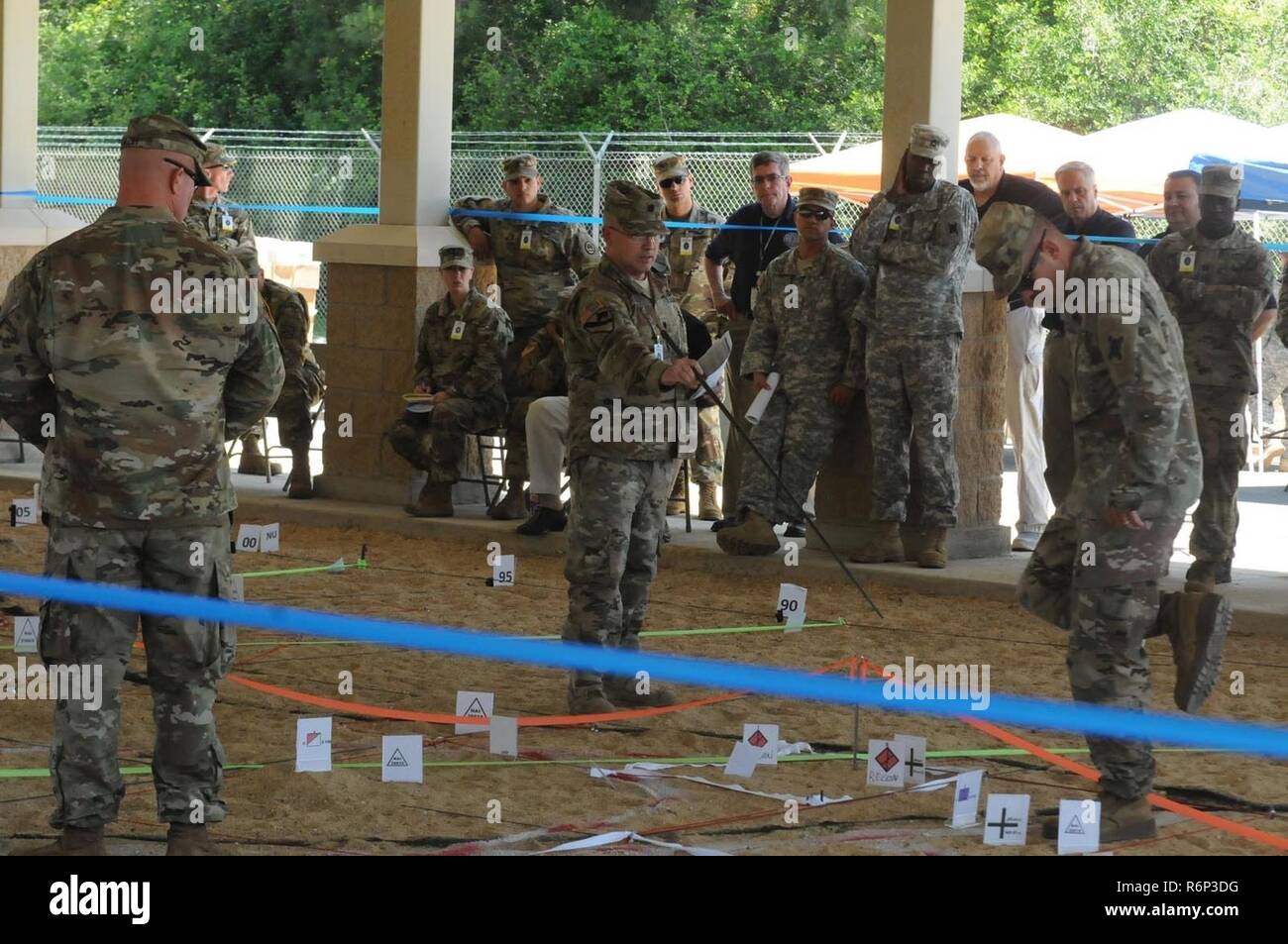 Soldiers from the Louisiana National Guard's 256th Infantry Brigade ...