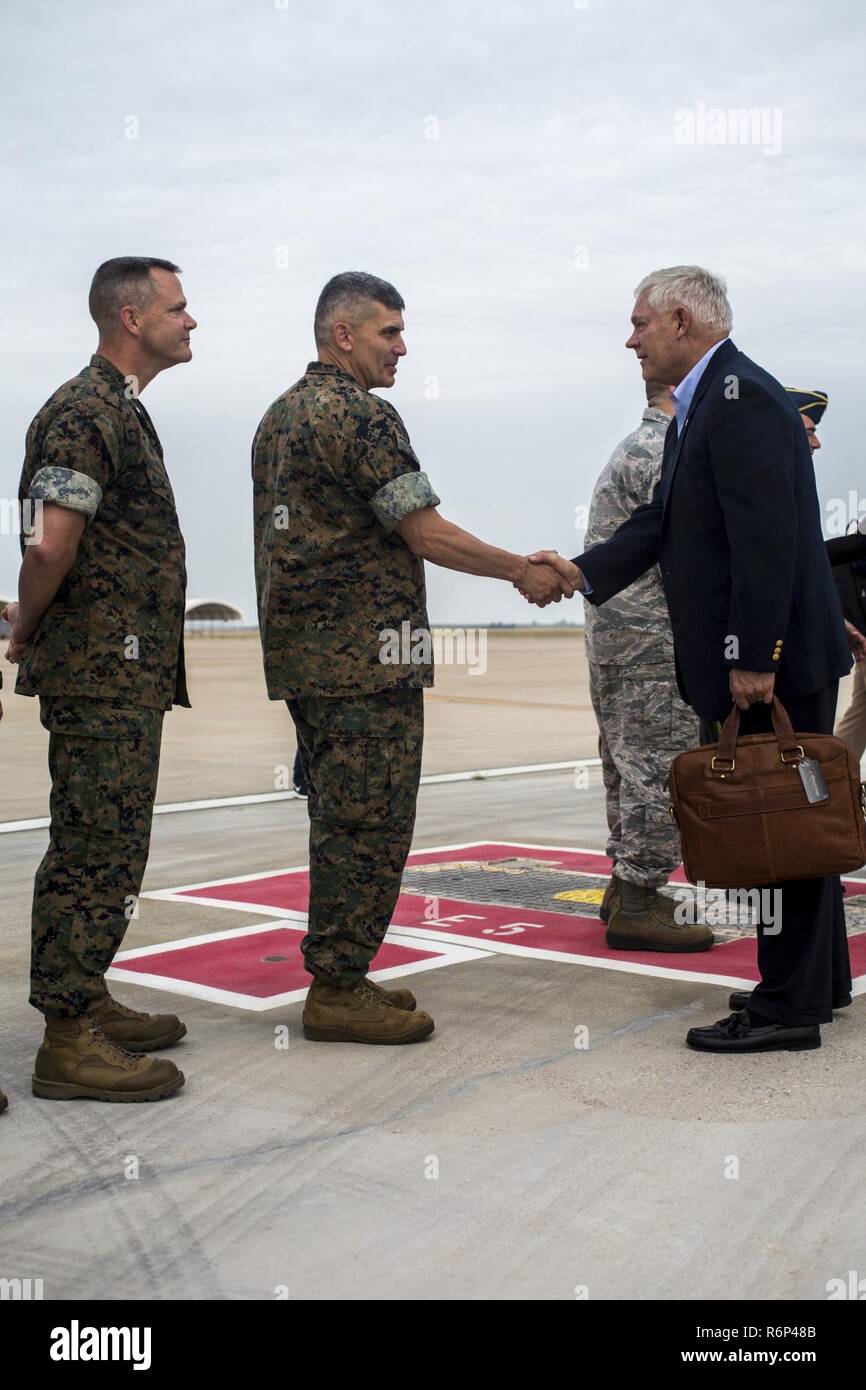 Chairman of the House Rules Committee Pete Sessions shakes hands with ...