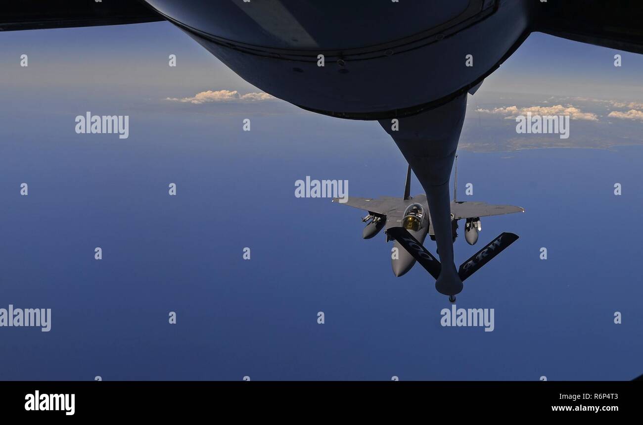 Conformal fuel tanks hi-res stock photography and images - Alamy